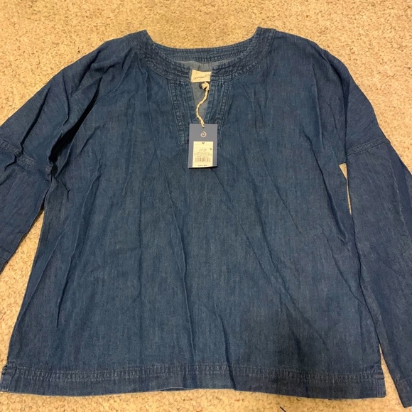 Universal Thread | Tops | Nwt Womens Universal Thread Denim Blouse ...
